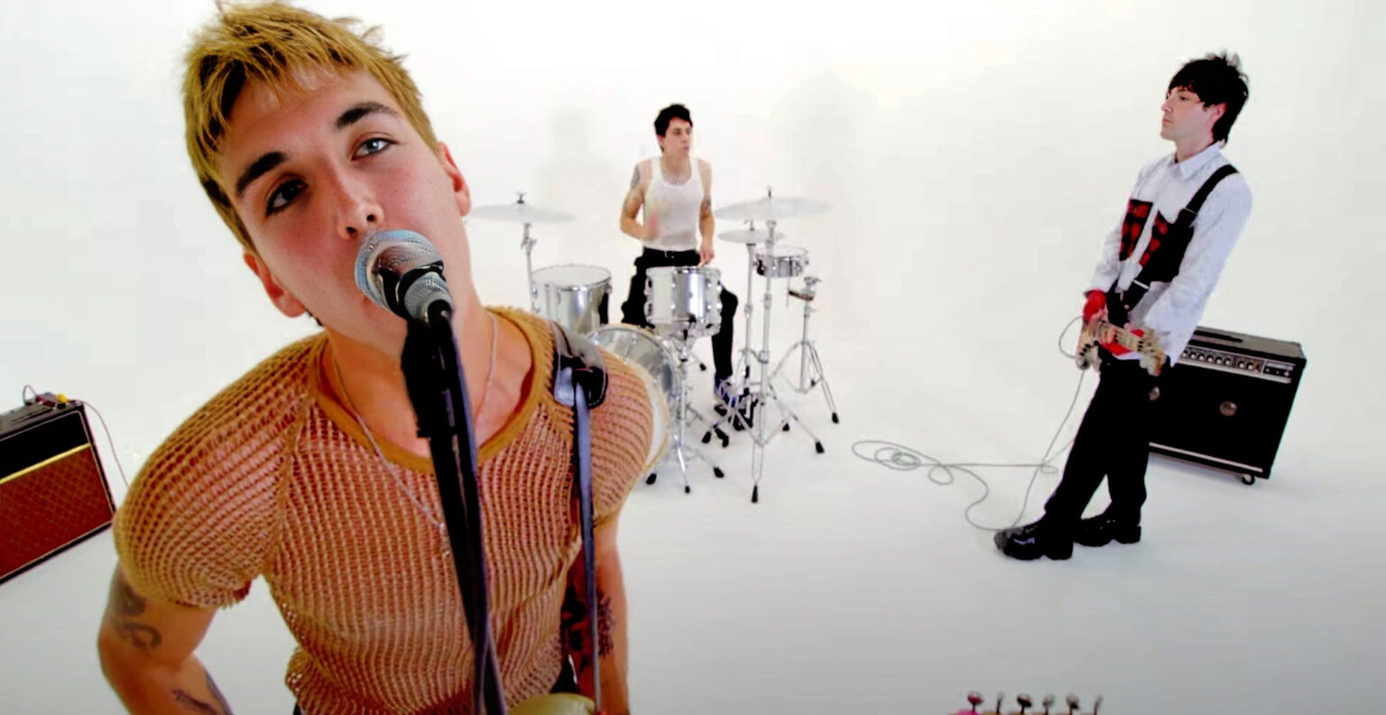 idobi.com - Free Alternative, Pop-Punk, Metal, and Indie Radio Stations