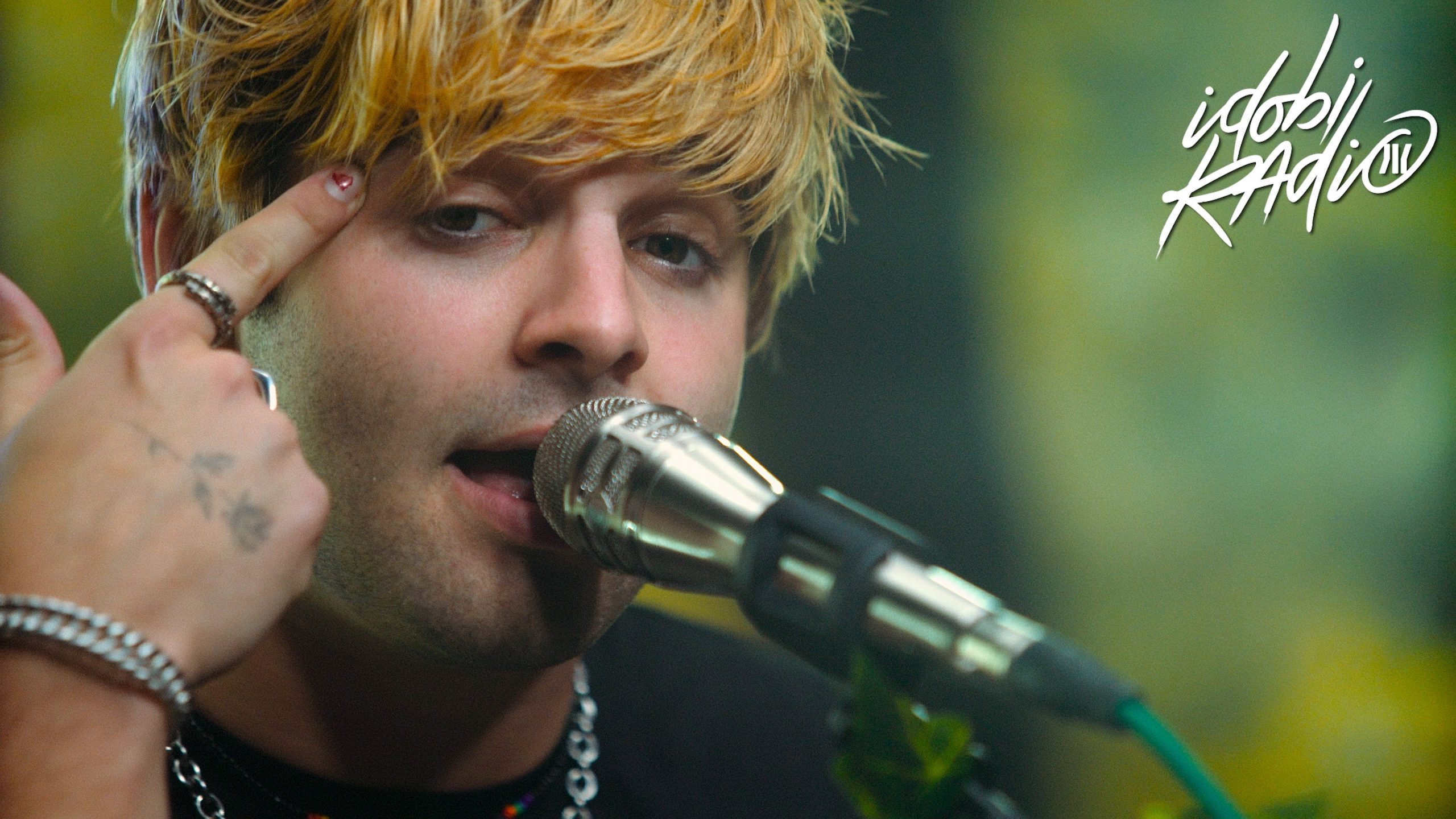 idobi.com - Free Alternative, Pop-Punk, Metal, and Indie Radio Stations