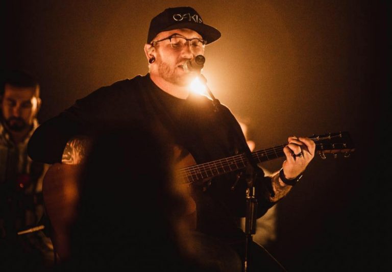 idobi.com - Free Alternative, Pop-Punk, Metal, and Indie Radio Stations