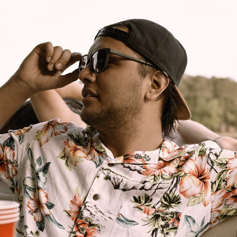 idobi.com - Free Alternative, Pop-Punk, Metal, and Indie Radio Stations