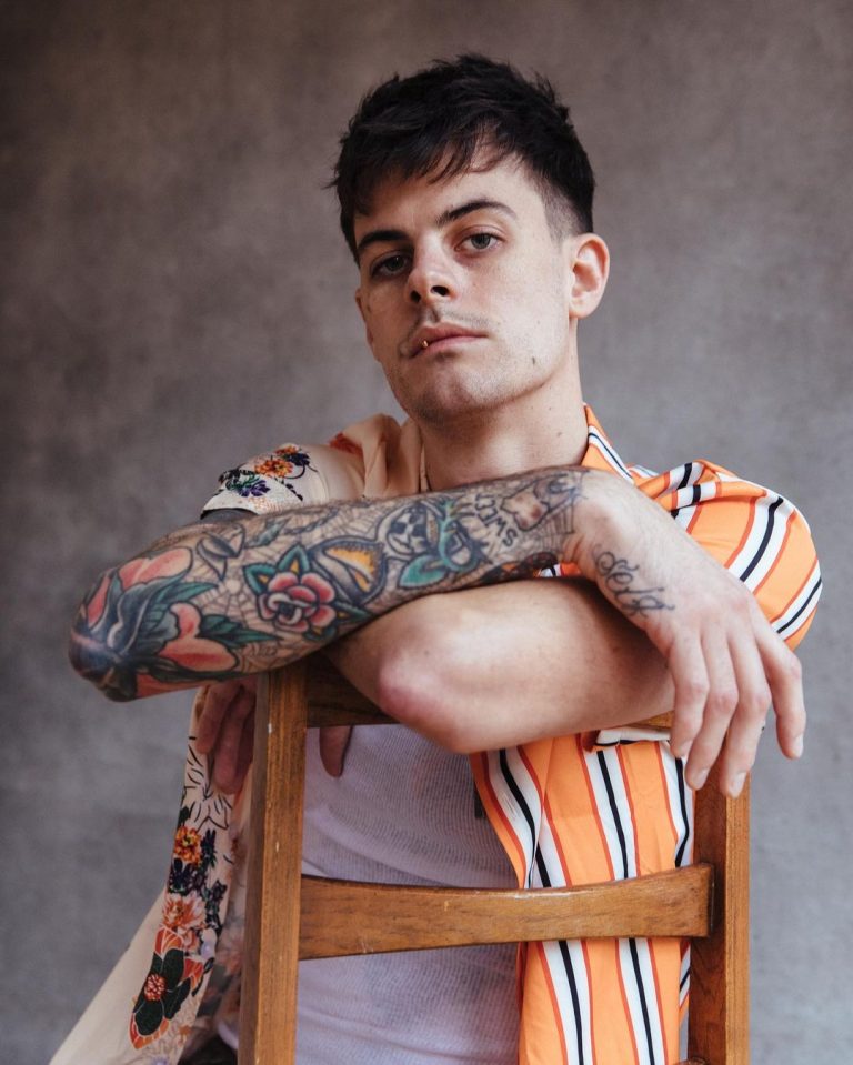 idobi.com - Free Alternative, Pop-Punk, Metal, and Indie Radio Stations